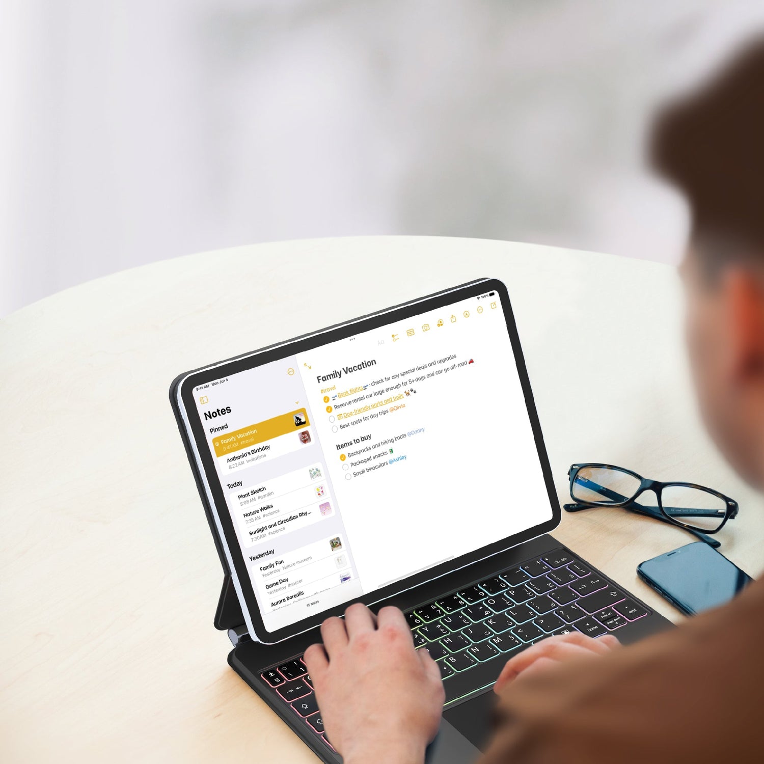 Smartix Premium Magnetic Backlit Keyboard with Trackpad for iPad Pro 1